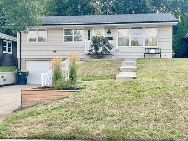 2412 S Nicollet St, Sioux City, IA 51106