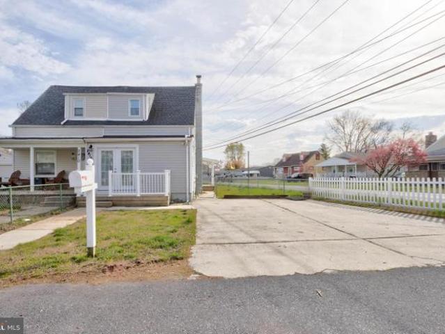 2412 Woodridge Rd, Sparrows Point, MD 21219