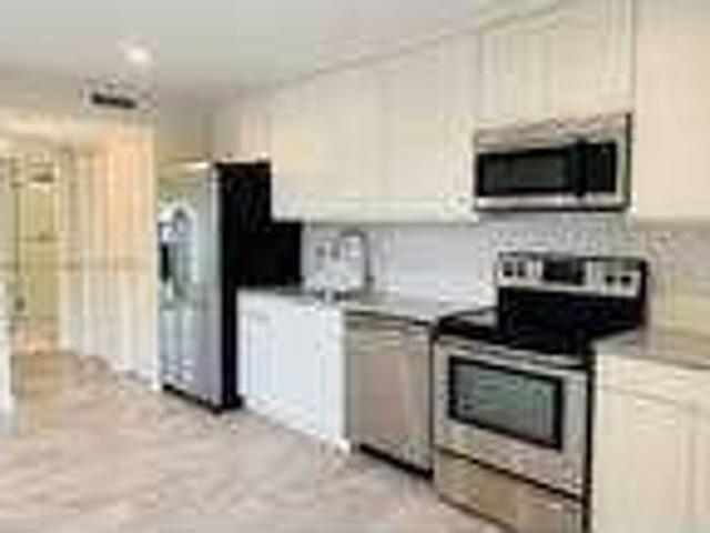 2412 26th St NE #4, Fort Lauderdale, FL 33305