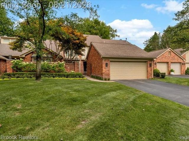 24138 Bingham Pointe Dr, Bingham Farms, MI 48025