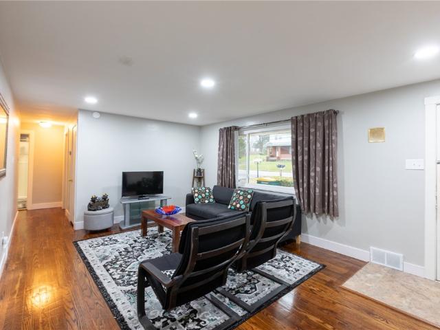 2413 Nicholson Rd