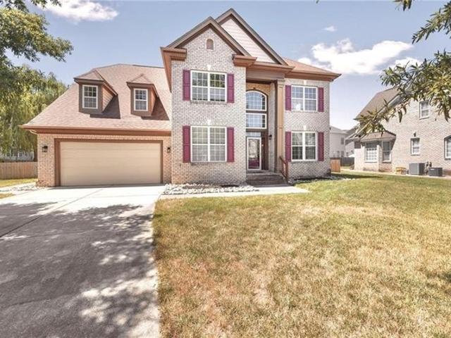 2413 Caitlan Loch Ln, Virginia Beach, VA 23456