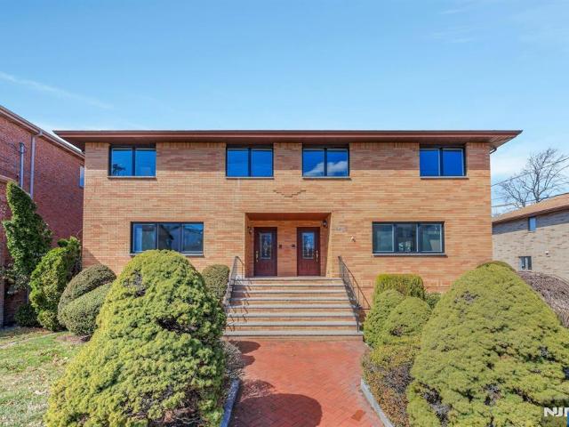 2413 Hammett Avenue