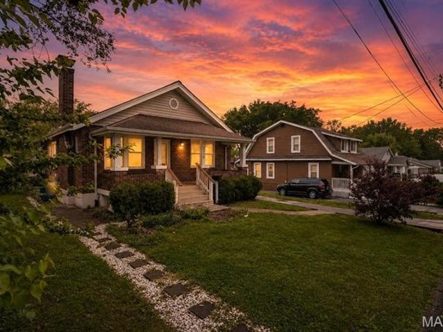 2413 Leslie Ave, Overland, MO 63114