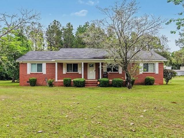 2413 Lily Pond Rd, Albany, GA 31721