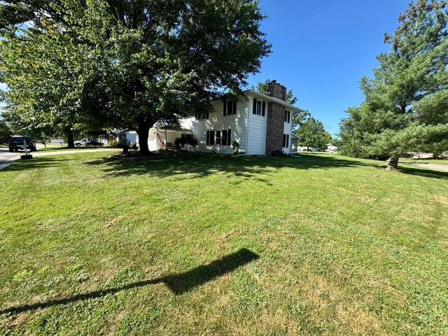 2413 Redbud Court