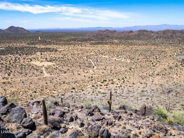 241 06 E Prickly Pear Dr, Yucca, AZ 86438