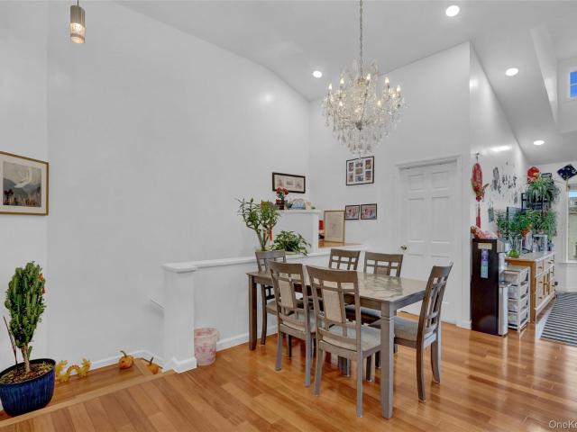 241 70 Oak Park Drive 84B