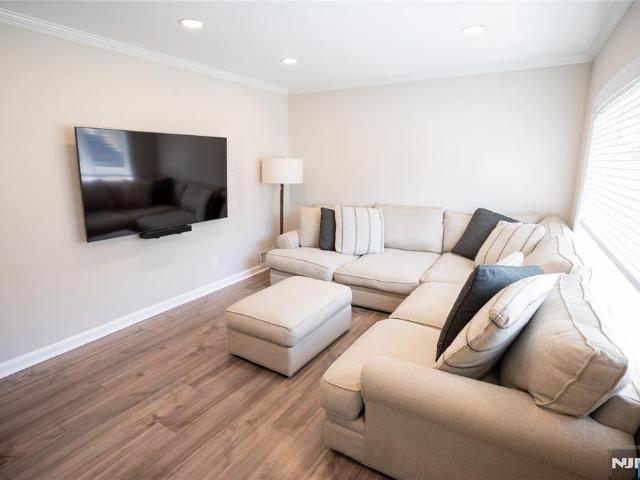 241 Coupe Place