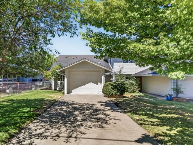 241 Clay St, Ashland, OR 97520