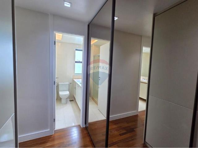241 Área Útil Apartamento Alugar, 3 Dormitórios localizado em Avenida das Acacias, 410 Peninsula. Barra da Tijuca, Rio de Janeiro, Rio de Janeiro, 22776000 | Brasil