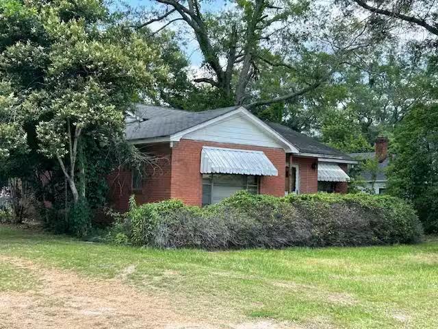 241 E WALNUT ST, GLOSTER, MS 39638 Single Family Residence For.