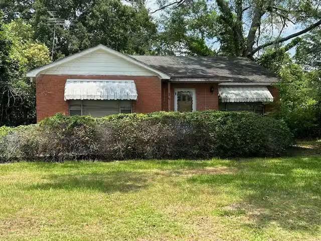 241 E WALNUT ST, GLOSTER, MS 39638 Single Family Residence For.