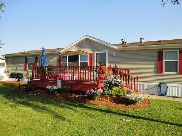 241 Emerald Cir, Dundee Vlg, MI 48131