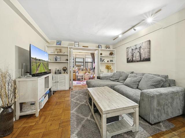 241 East 76th Street, Unit 5J