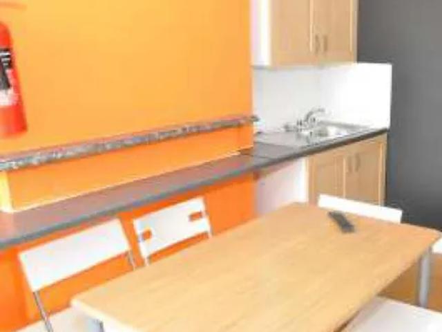 241 Kilburn High Road, London, NW6 2BS, United Kingdom | Room for rent #154573472 | Rentberry