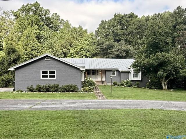 241 Hampton Rd NW, Hartselle, AL 35640