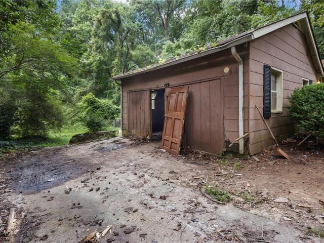 241 Harlan Road SW