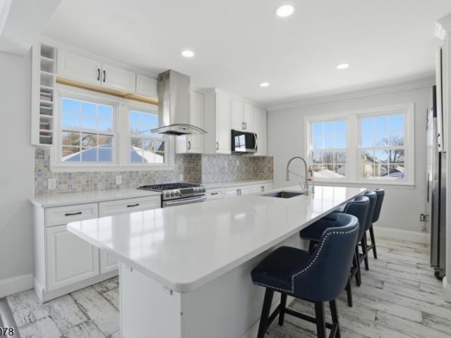 241 Hillside Rd