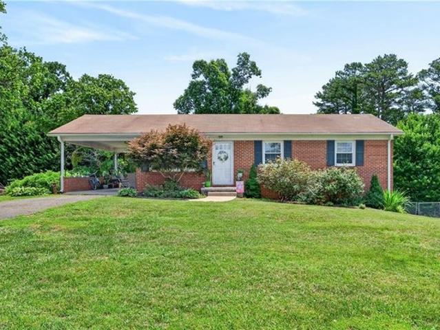241 Janice Dr, Mount Airy, NC 27030