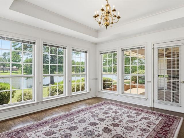 241 Lakeside Place