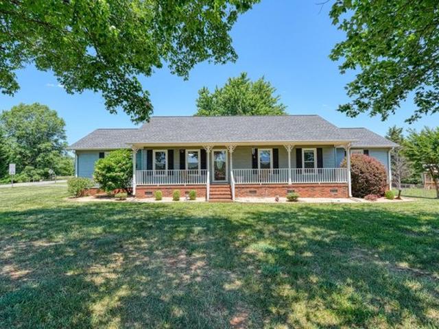 241 Mason Dr, Inman, SC 29349
