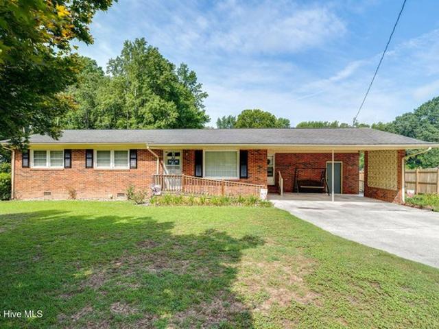 241 N Monk St, Magnolia, NC 28453