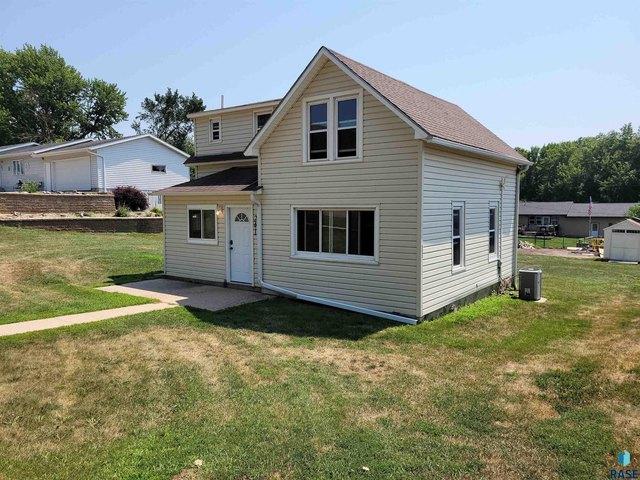 241 Nidaros Ave, Baltic, SD 57003