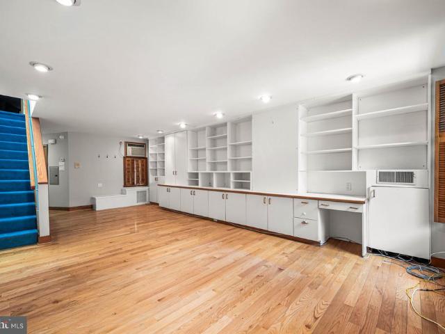 241 S 23Rd Street # 2ND FLR
