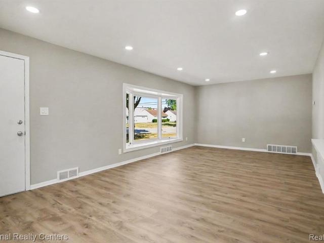 241 S Manitou Avenue