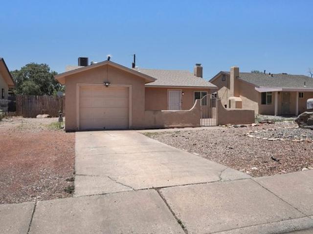 241 Shirley St NE, Albuquerque, NM 87123