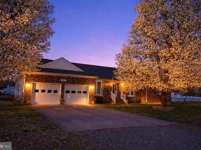241 Potomac Ln, Colonial Beach, VA 22443