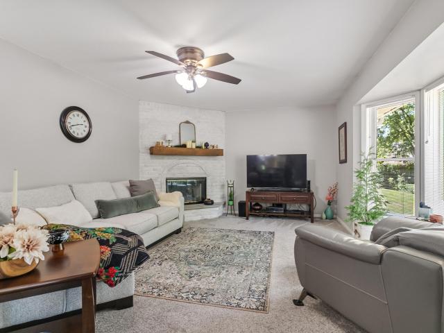 241 Parkview Ct