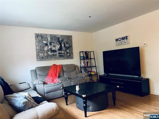 241 Passaic Street 11B, Rochelle Park, US, NJ