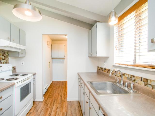 241 W 6th