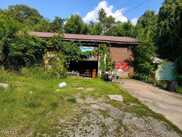 241 W Barton Ridge Rd, Greeneville, TN 37743