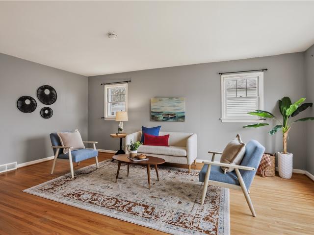 241 W Ivy Street