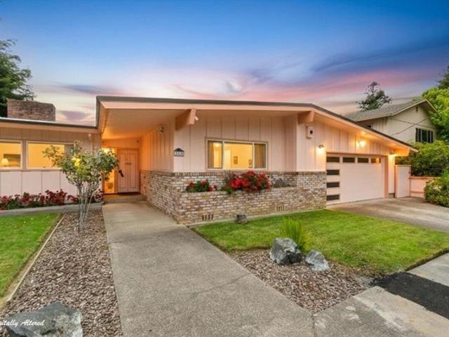 2424 M St, Eureka, CA 95501
