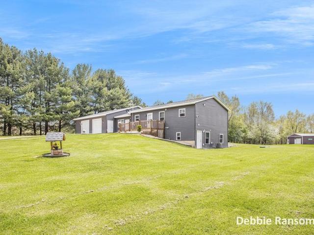 2424 Maple Grove Rd, Hastings, MI 49058