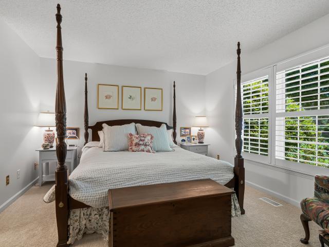 2424 Mapleton Lane