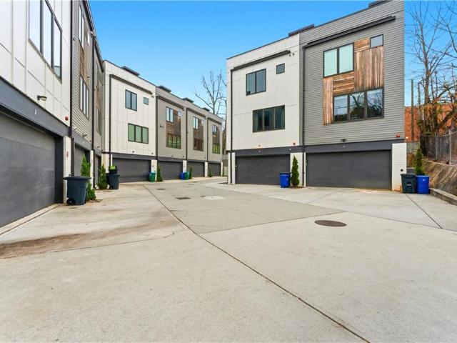 2424 Memorial Drive SE 7