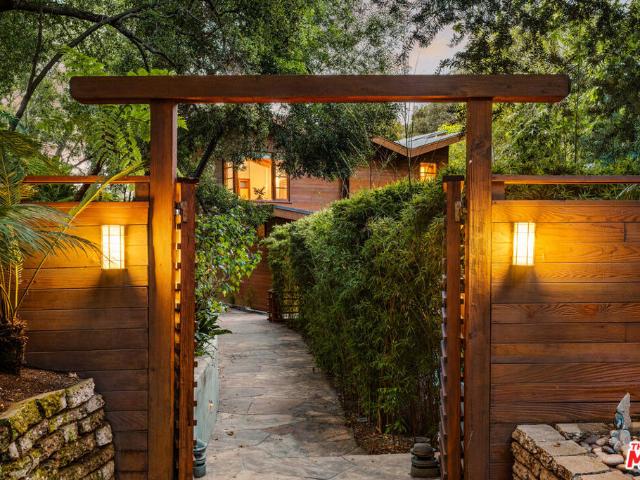 2424 Nichols Canyon Road