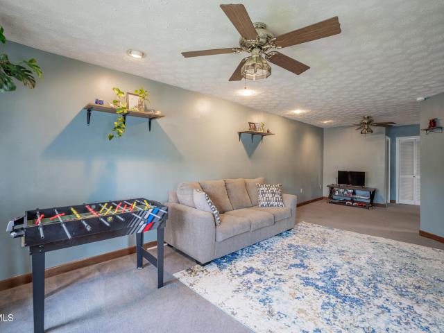 2424 Overlook Road