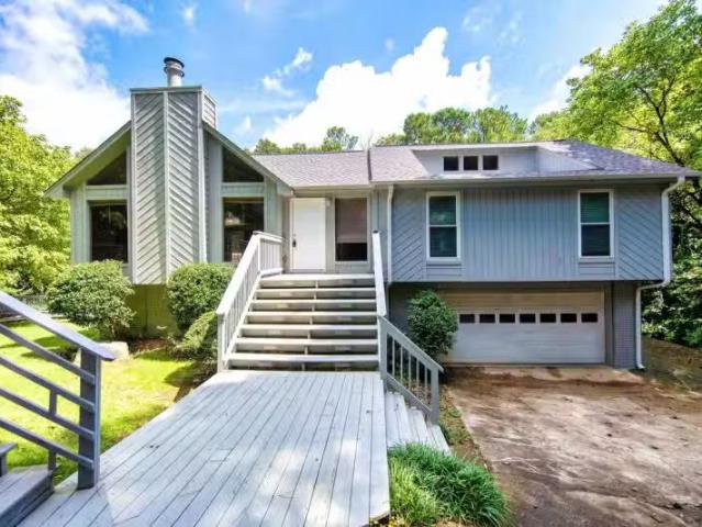 2424 BURGUNDY DR, BIRMINGHAM, AL 35244