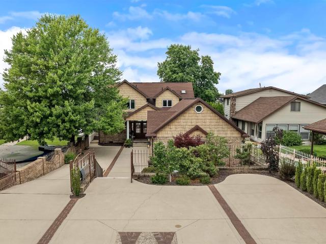 2424 Country Club Drive