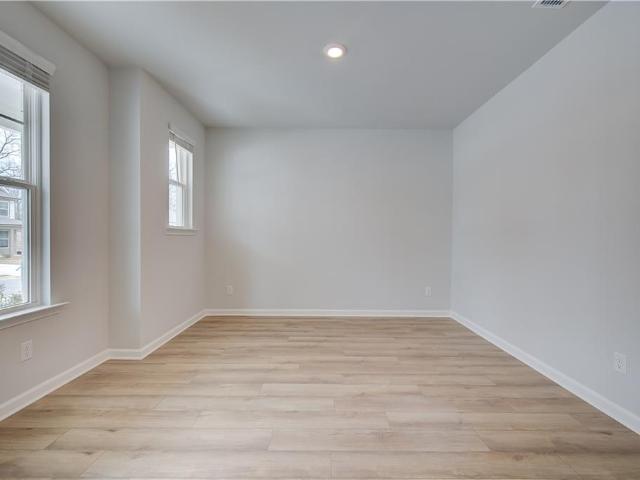 2424 Dixon Place