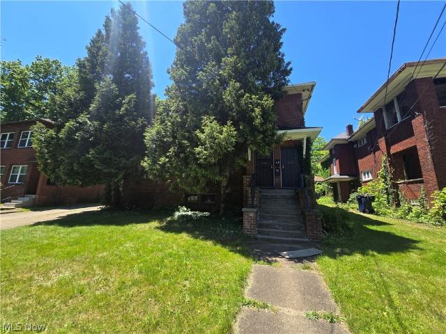 2424 Elm Street