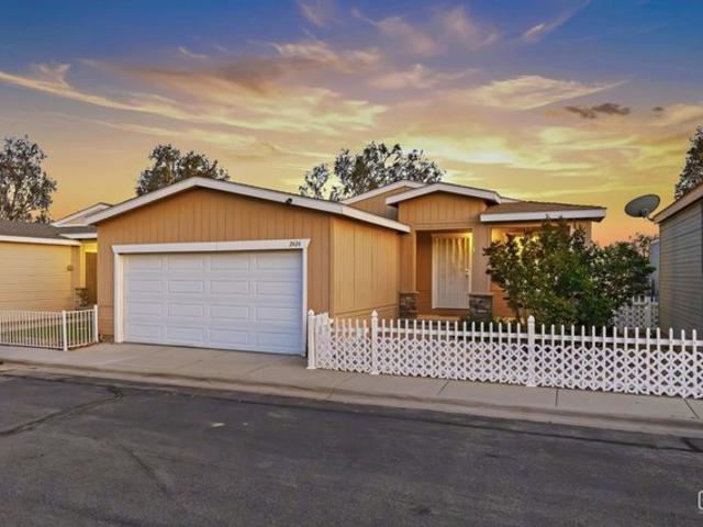 2424 Grandview Ter, Rosamond, CA 93560