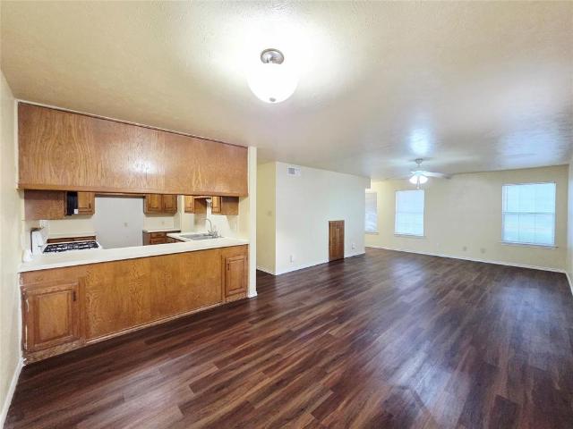 2424 Lakeview Circle # 2426
