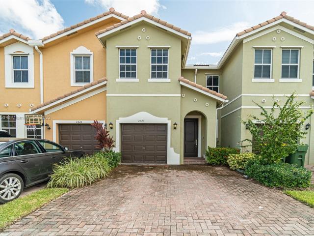 2424 Southeast 15th St, 3 beds, 3 full baths